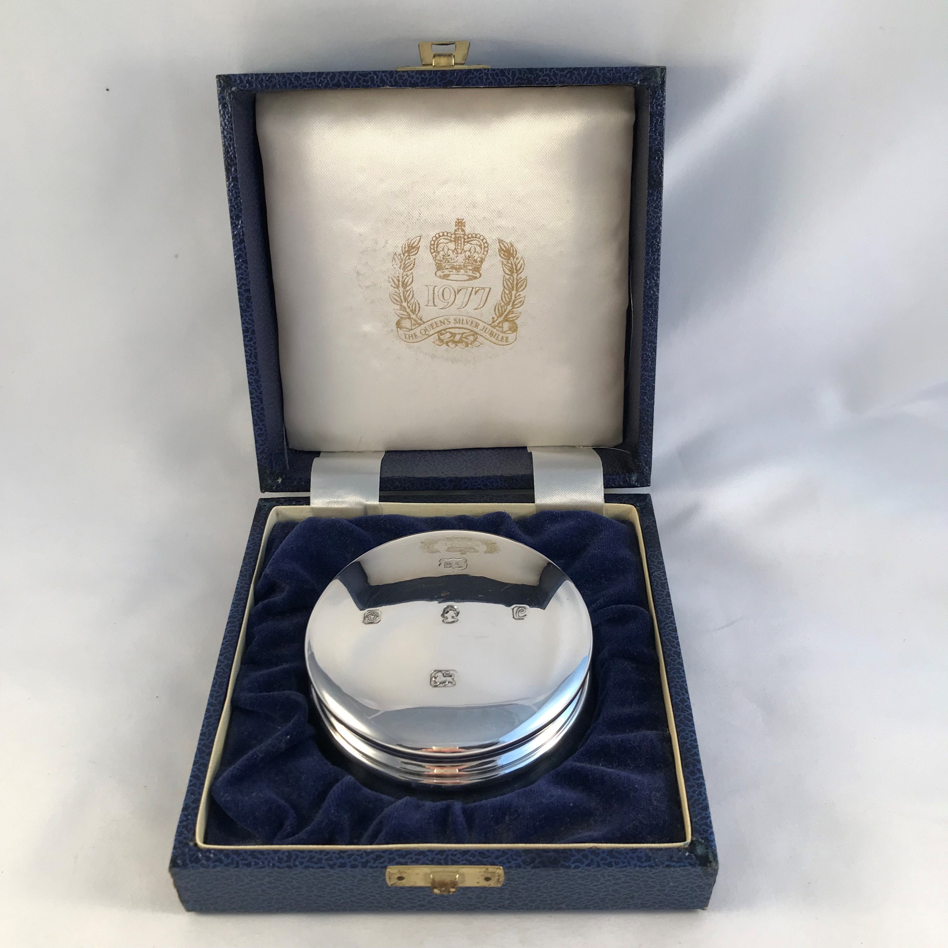 Large Silver Paperweight with Original Box 1977 Queen's Jubilee Hallma ...